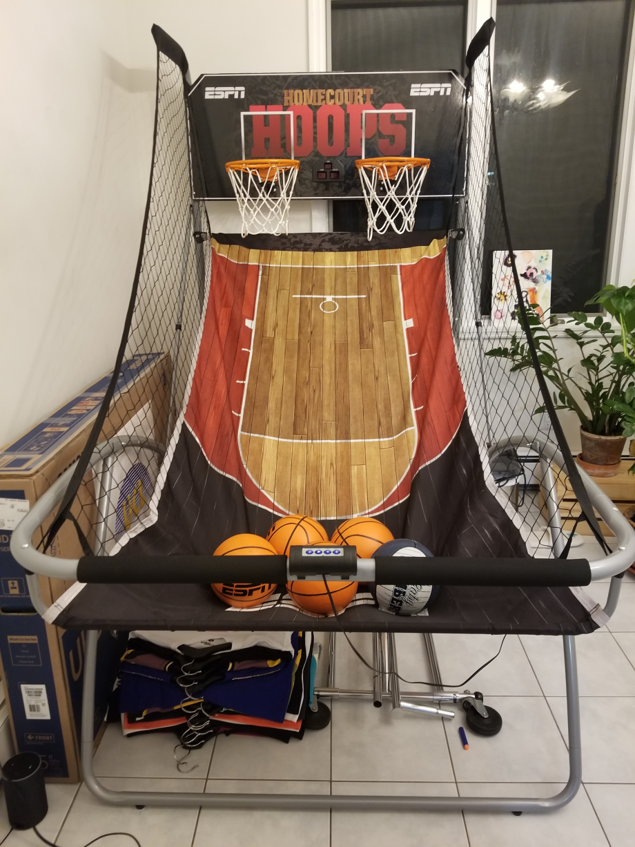 Electric indoor basketball arcade