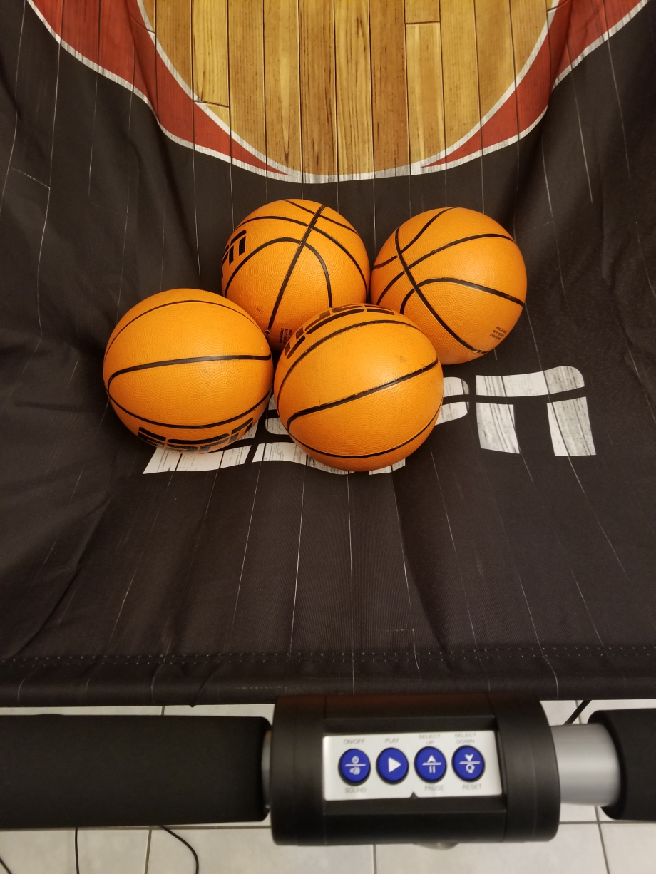 Electric indoor basketball arcade