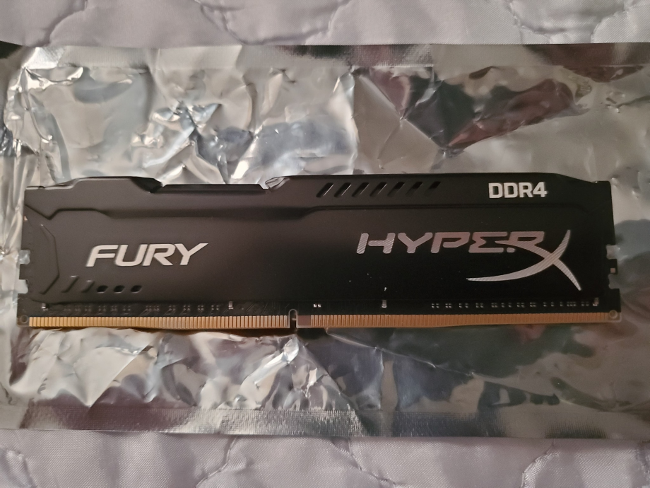 HP정품 HYPERX FURY DDR4 16GB (새상품) 메모리카드 팝니다.