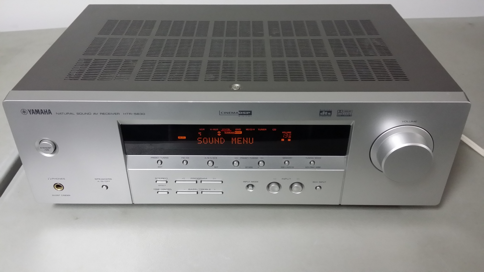 Yamaha HTR 5830 A/V Surround Receiver 240 Watts