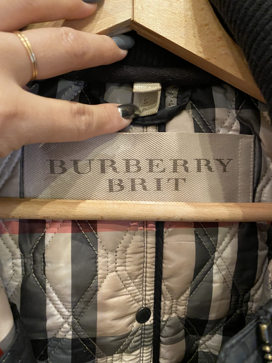 Burberry women’s jacket ( sizeS)