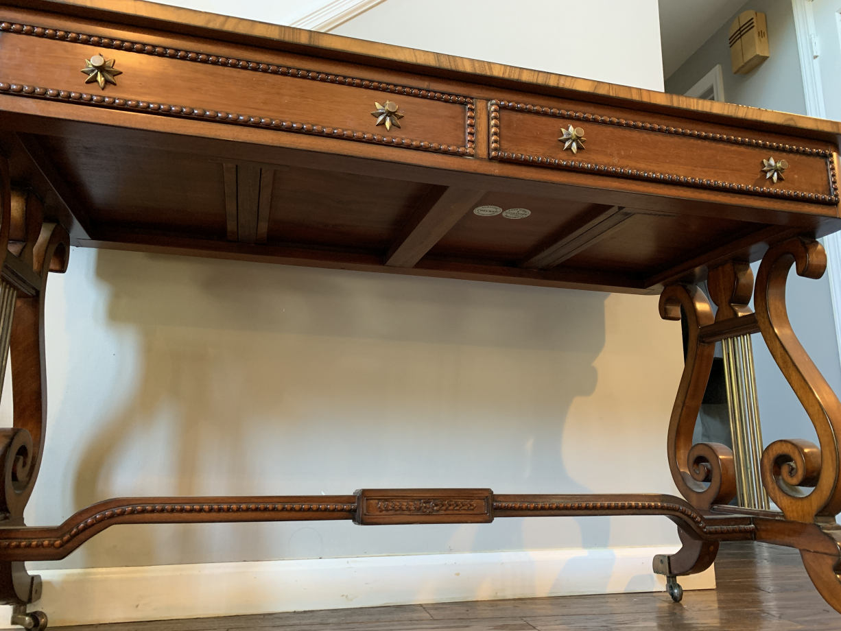 콘솔 테이블 Console Table