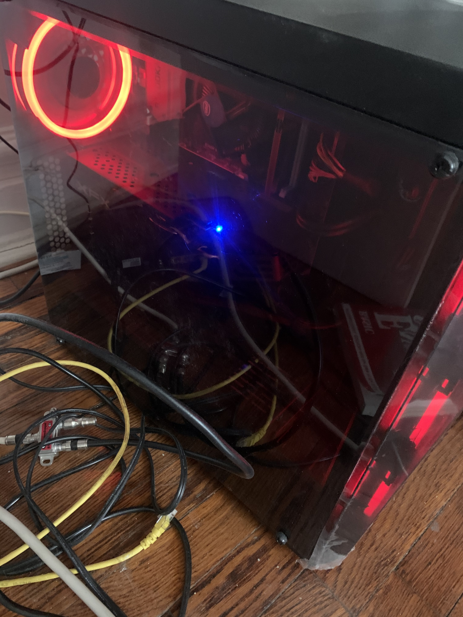 Inter core i5 게이밍 데시크탑 .sceptre 27” 커브 모니터