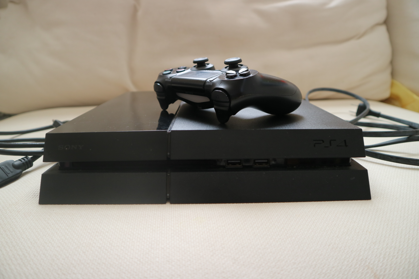 PS4 Pre-Owned 플레이스테이션4 + Games