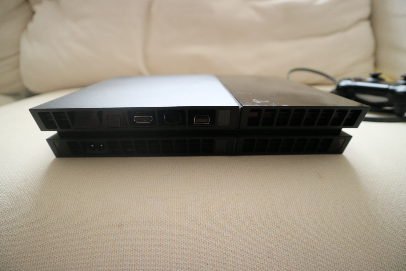 PS4 Pre-Owned 플레이스테이션4 + Games