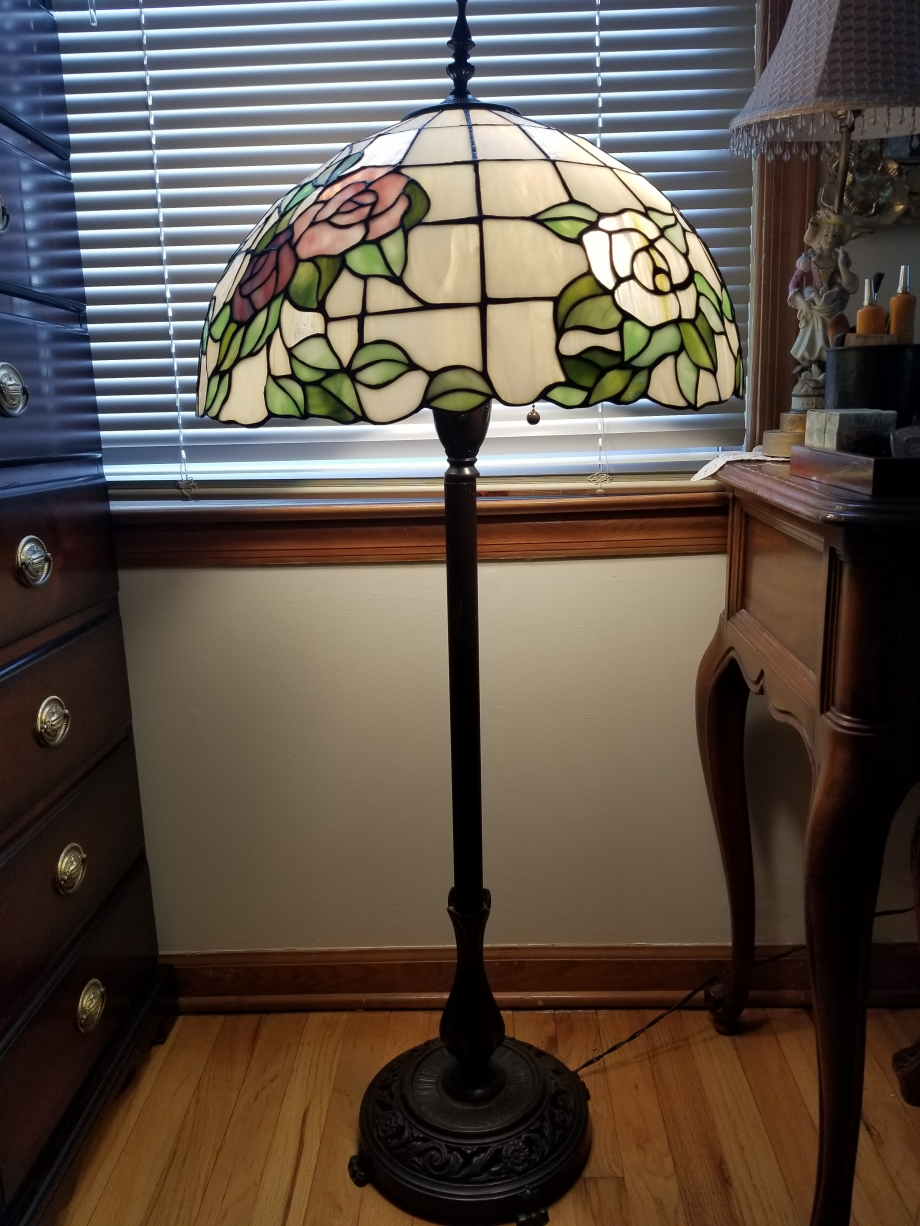 Tiffany style Stand Lamp
