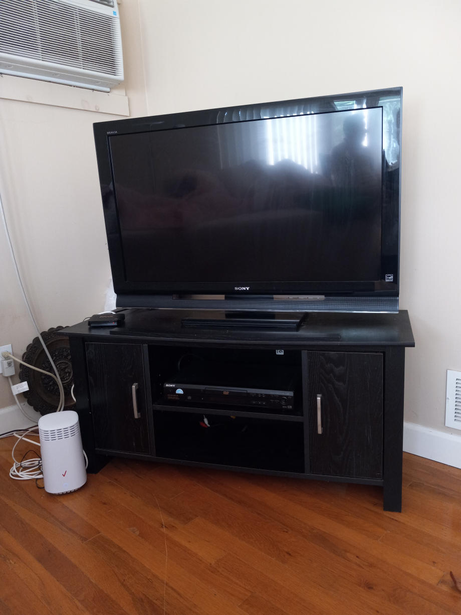 Sony 42inch TV+ Stand+Sony DVD player