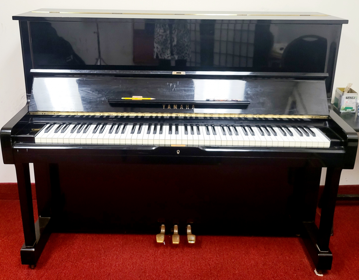 Piano Good Condition Piano Good Condition