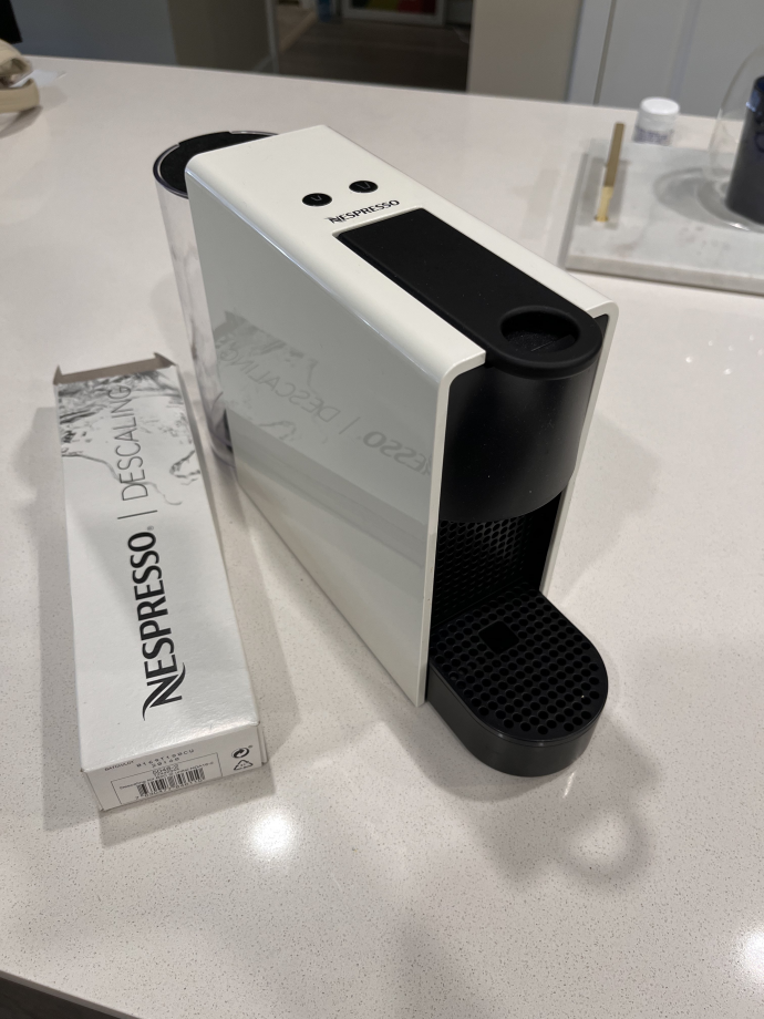 네스프레소 Nespresso Essenza Mini White